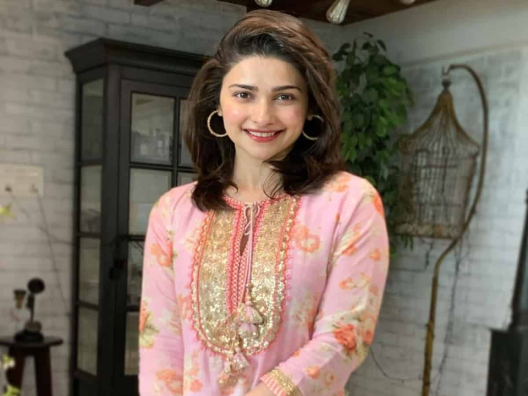 PRACHI DESAI: Full Bio,Career & More -MediaHindustan