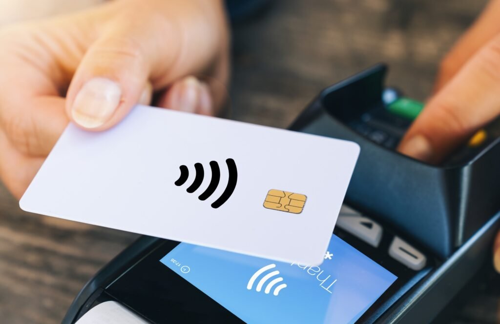 Contactless Credit Cards: Benefits and Security Explained